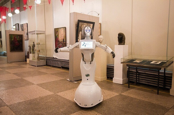 Tour Robots and How They Perform Against Humans | PROMOBOT