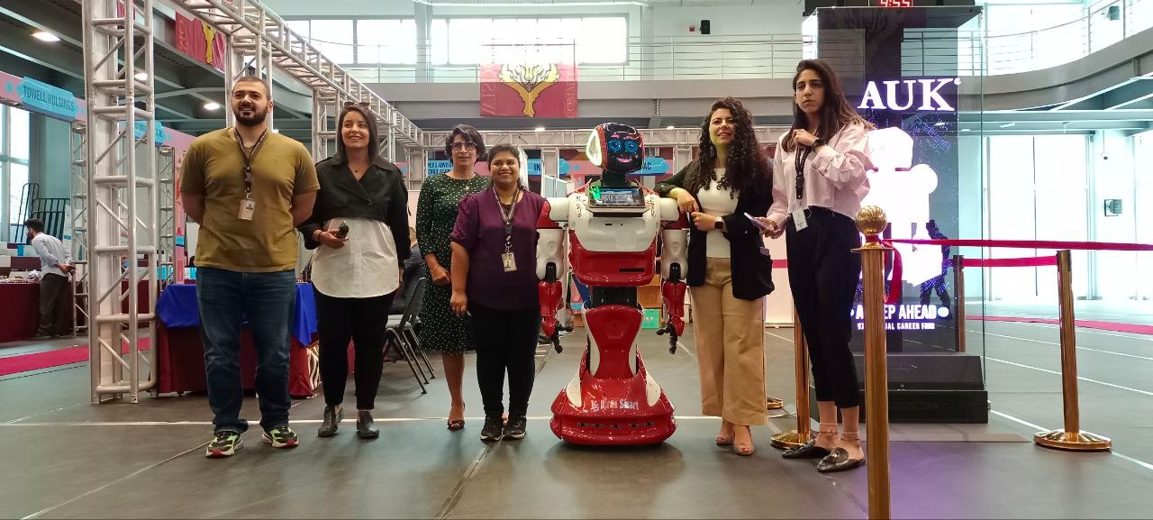 Robot begins work at university in Kuwait | PROMOBOT