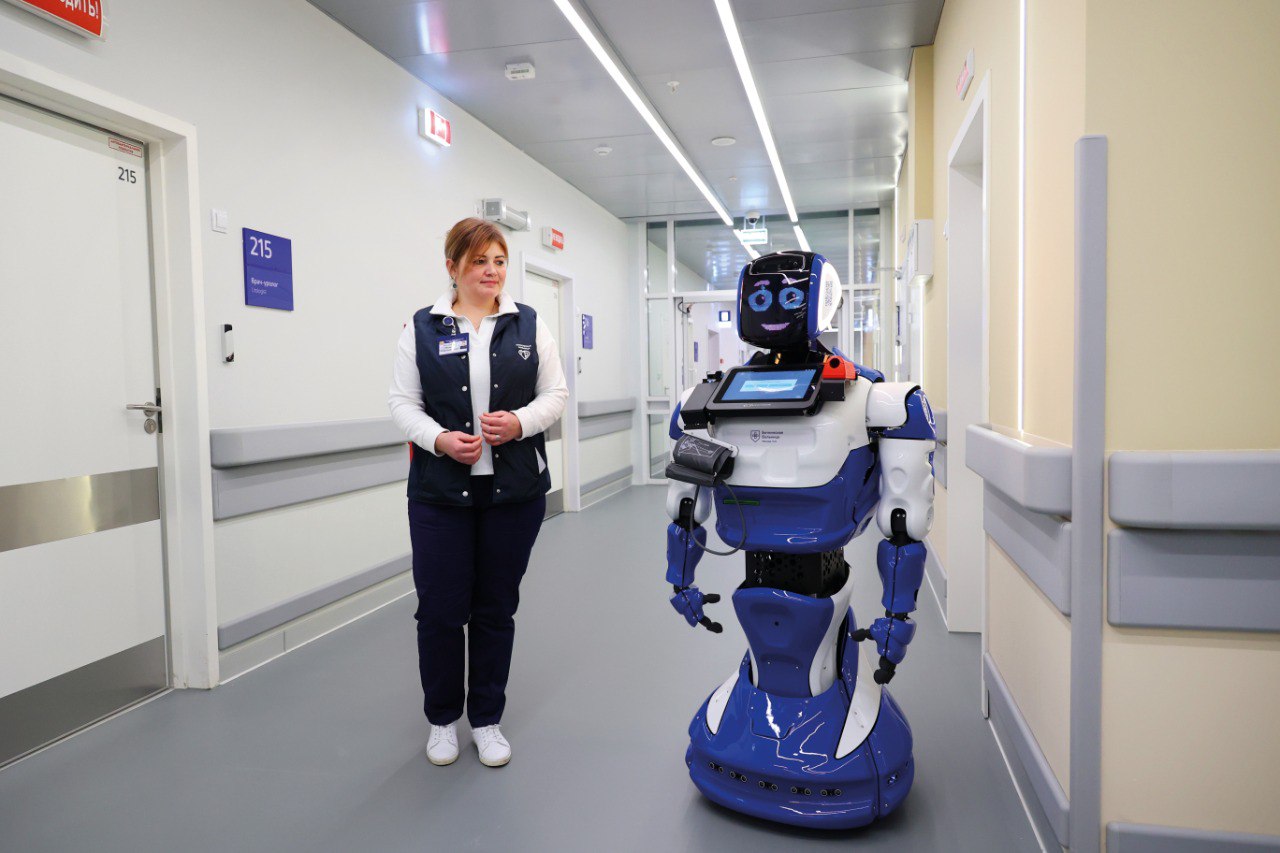 Robot Medical Assistant will be serving hospital patients | PROMOBOT